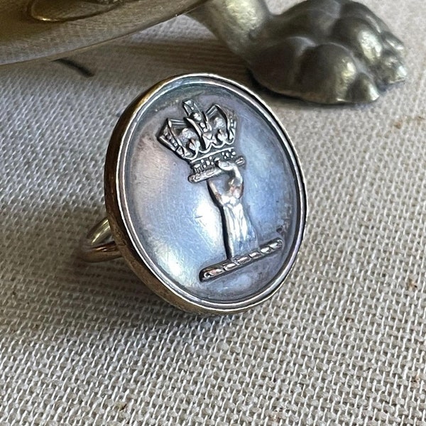 Livery Button - Etsy