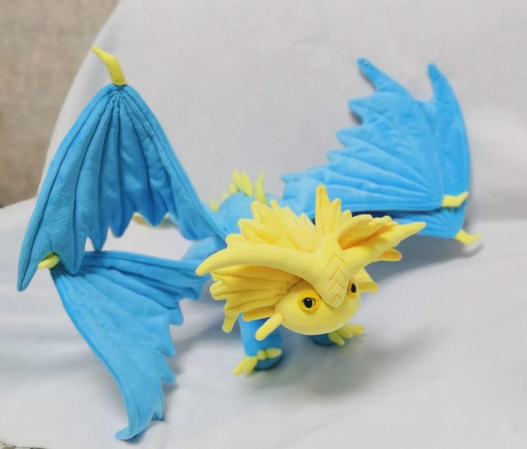 Cloudjumper How to Train Your Dragon Plush Toy, Titan Stormcutter ...