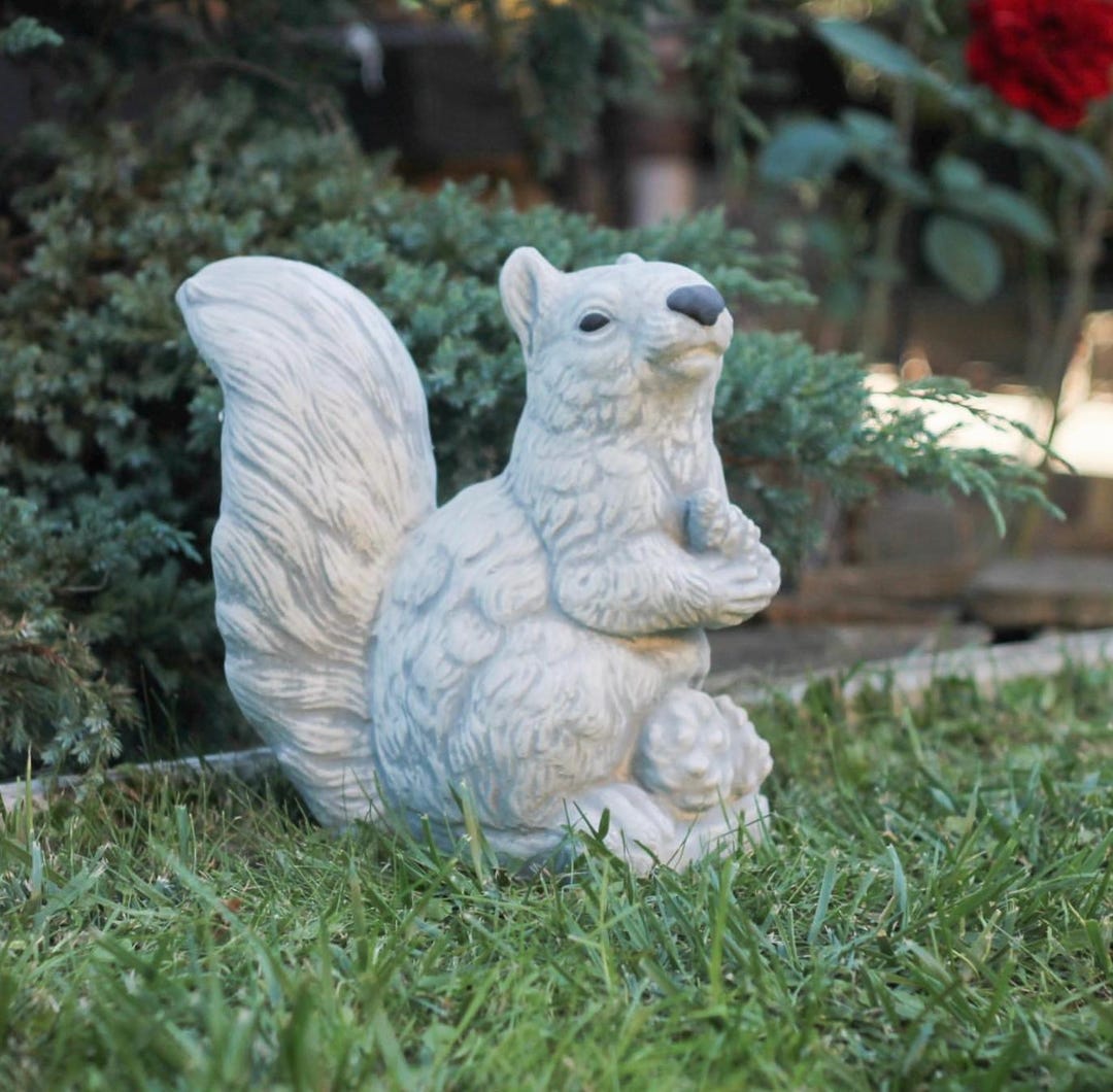 Concrete Cement Squirrel Acorn Garden Statue, Squirrel Concrete Statue ...