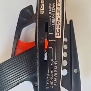 Kusan Sonic Fazer 1970s Toy Laser Pistol – Working, Tested With Bonus ...