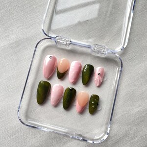 Wicked Inspired - Elphaba and Glinda Press on Nail Set - Etsy