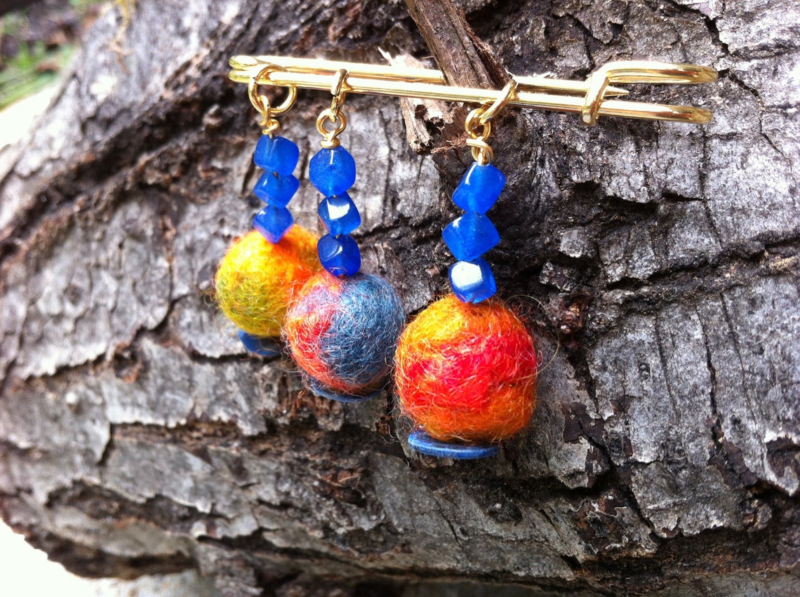 Blue and Orange Felted Wool Bead Brooch on Gold-tone Kilt Pin - Etsy