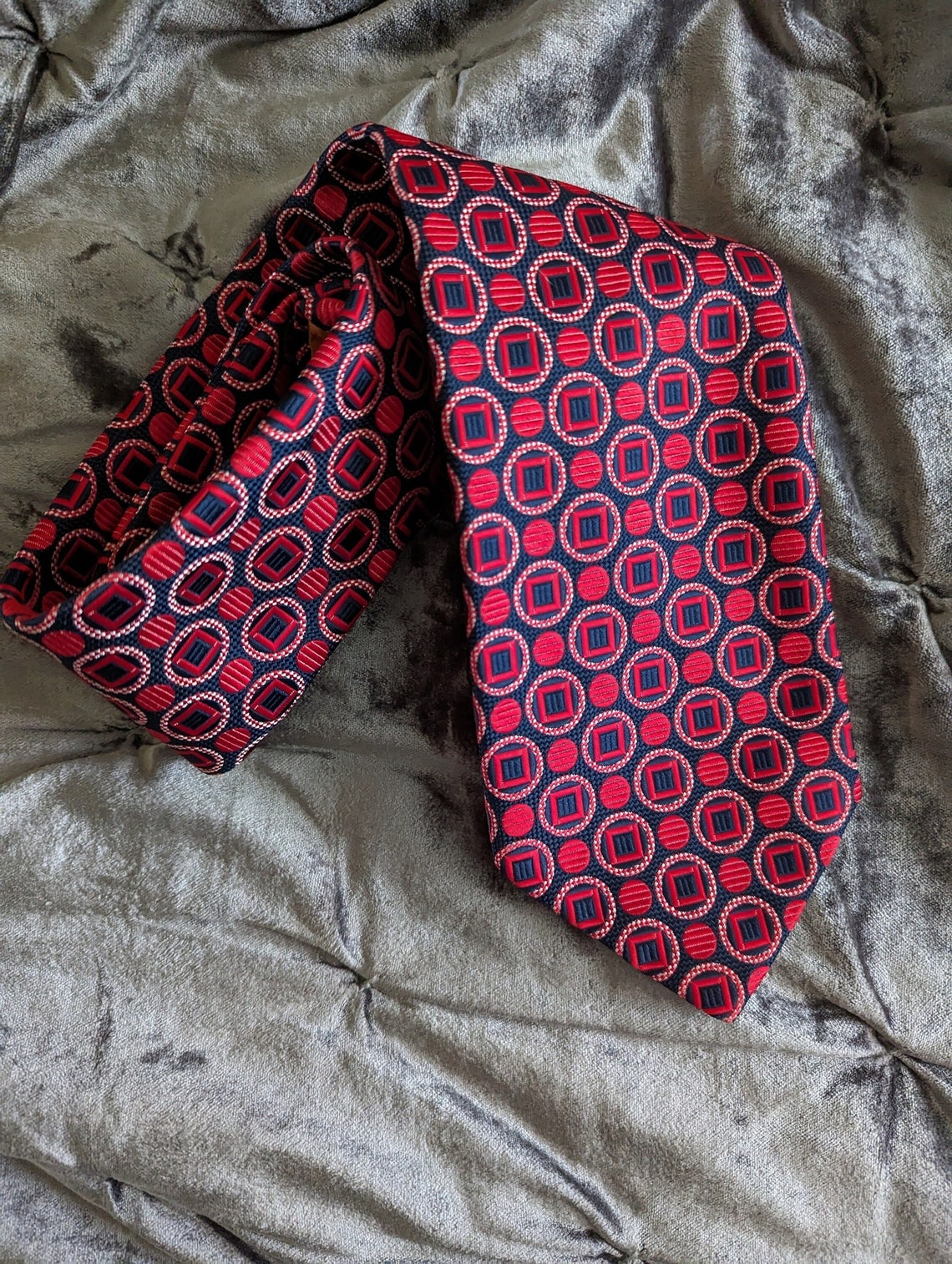 1970s Vintage Necktie Mens Wide Necktie Geometric Print Red Navy White ...