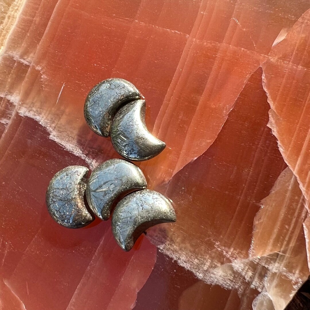 Pyrite Mini Crescent Moon Crystals 14mm | Pyrite Moon | Moon Shaped ...