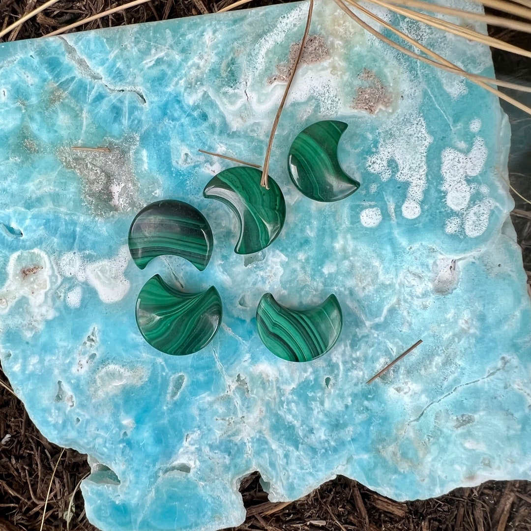 Malachite Mini Crescent Moon Mini Moon Crystals Moon Phase - Etsy
