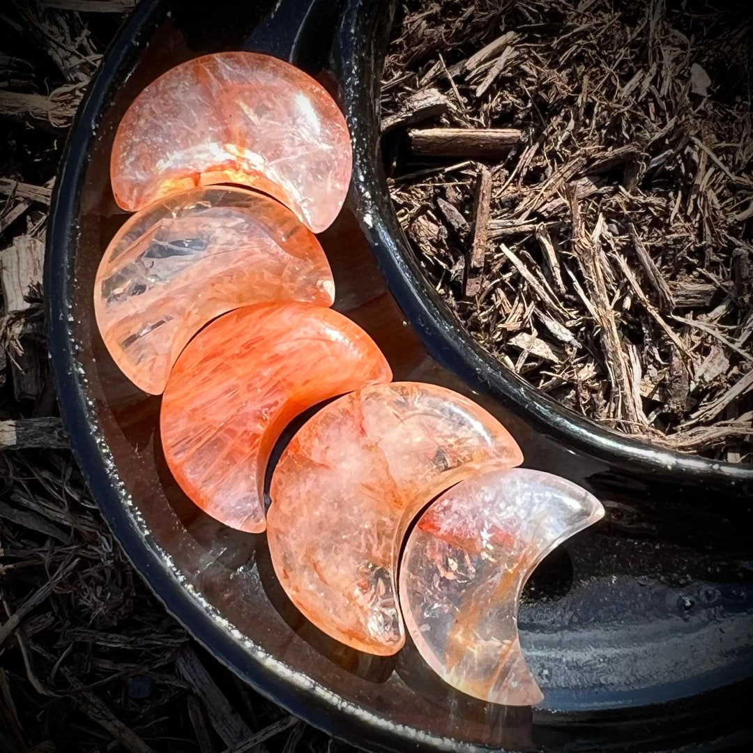 Fire Quartz Mini Crescent Moon Crystals 20-23mm Fire Quartz - Etsy