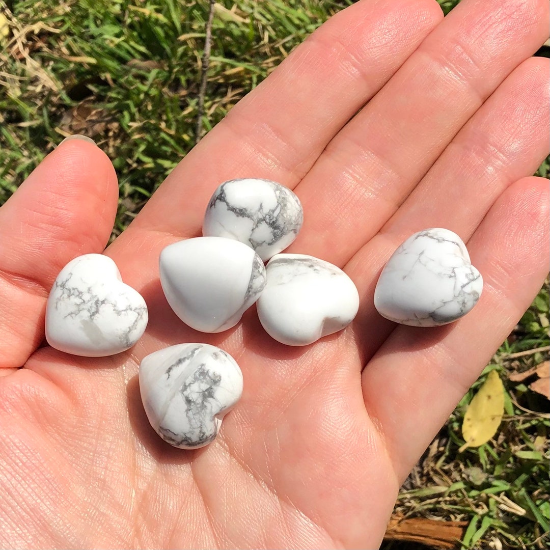Tiny Howlite Hearts 20mm | Howlite Puffy Heart for Gridding | Howlite ...