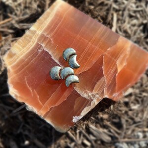 Pyrite Mini Crescent Moon Crystals 14mm | Pyrite Moon | Moon Shaped ...