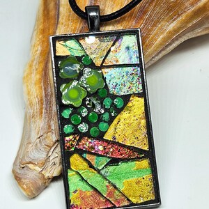 Green Sparkle Glass Murine and Filati Glass Black Pendant Necklace With ...