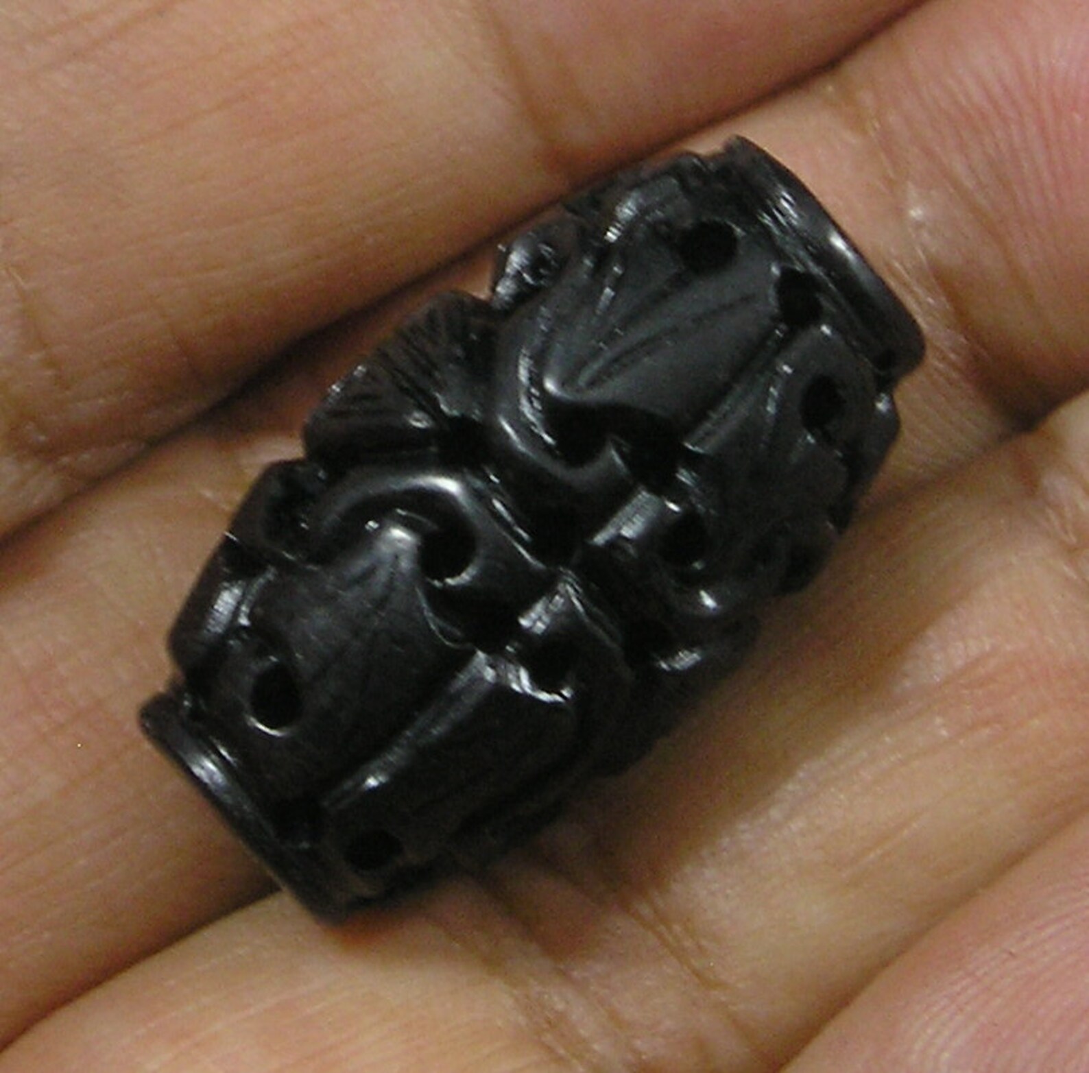 Carved Jet Lignite 25mm X 14mm 25x14mm 1" X 9/16" Oval Barrel Loose ...