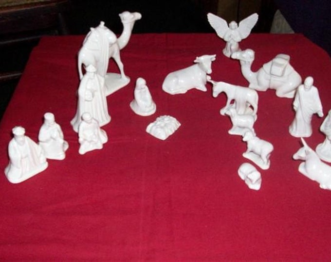 17 Piece White Porcelain Nativity Set - Etsy