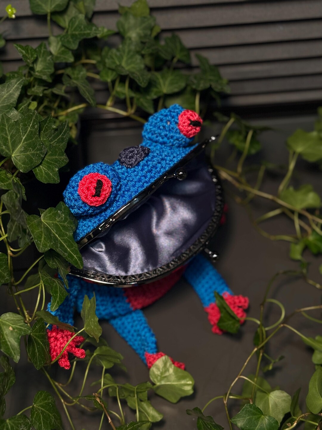 Handmade Poison Dart Frog Bag – Crochet Purse With Clasp Closure - Etsy
