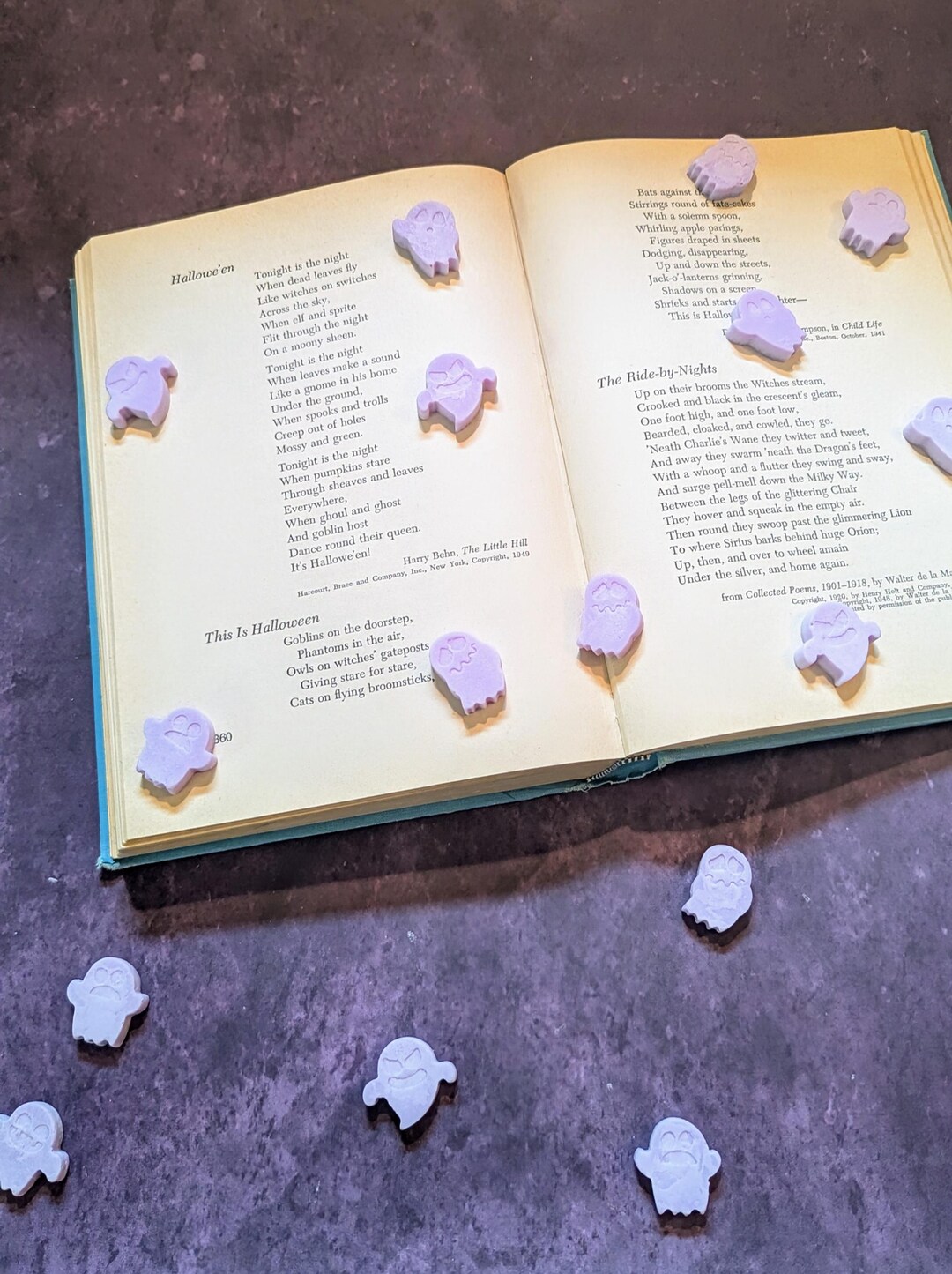 Lavender Ghost Wax Melts: Spooky Halloween Home Scent, Soy Wax - Etsy