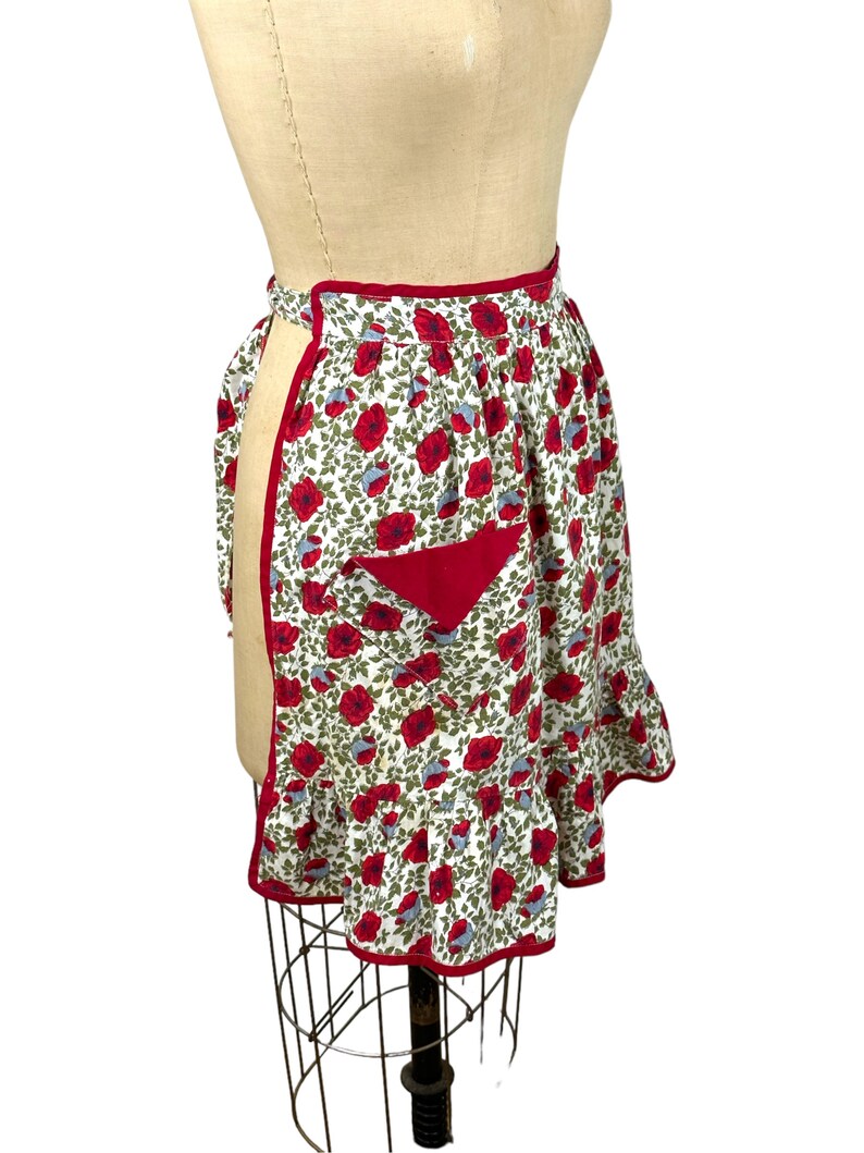 1950s Apron Red Poppies Print With Ruffles and Pocket - Etsy