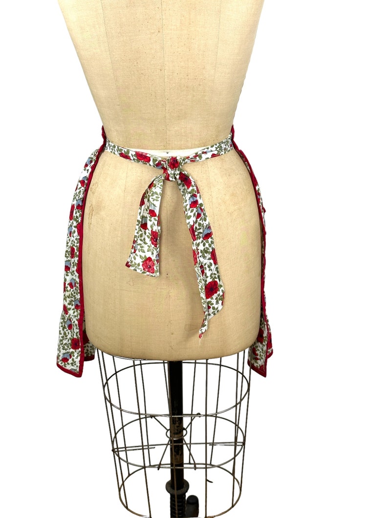 1950s Apron Red Poppies Print With Ruffles and Pocket - Etsy