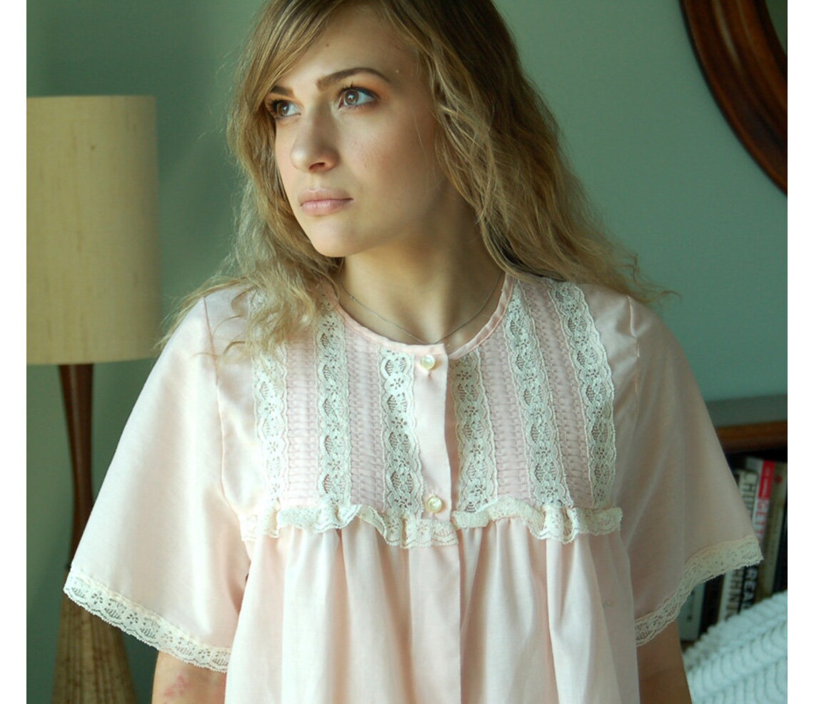Pink House Coat Dressing Gown Pink White Lace and Smocking - Etsy