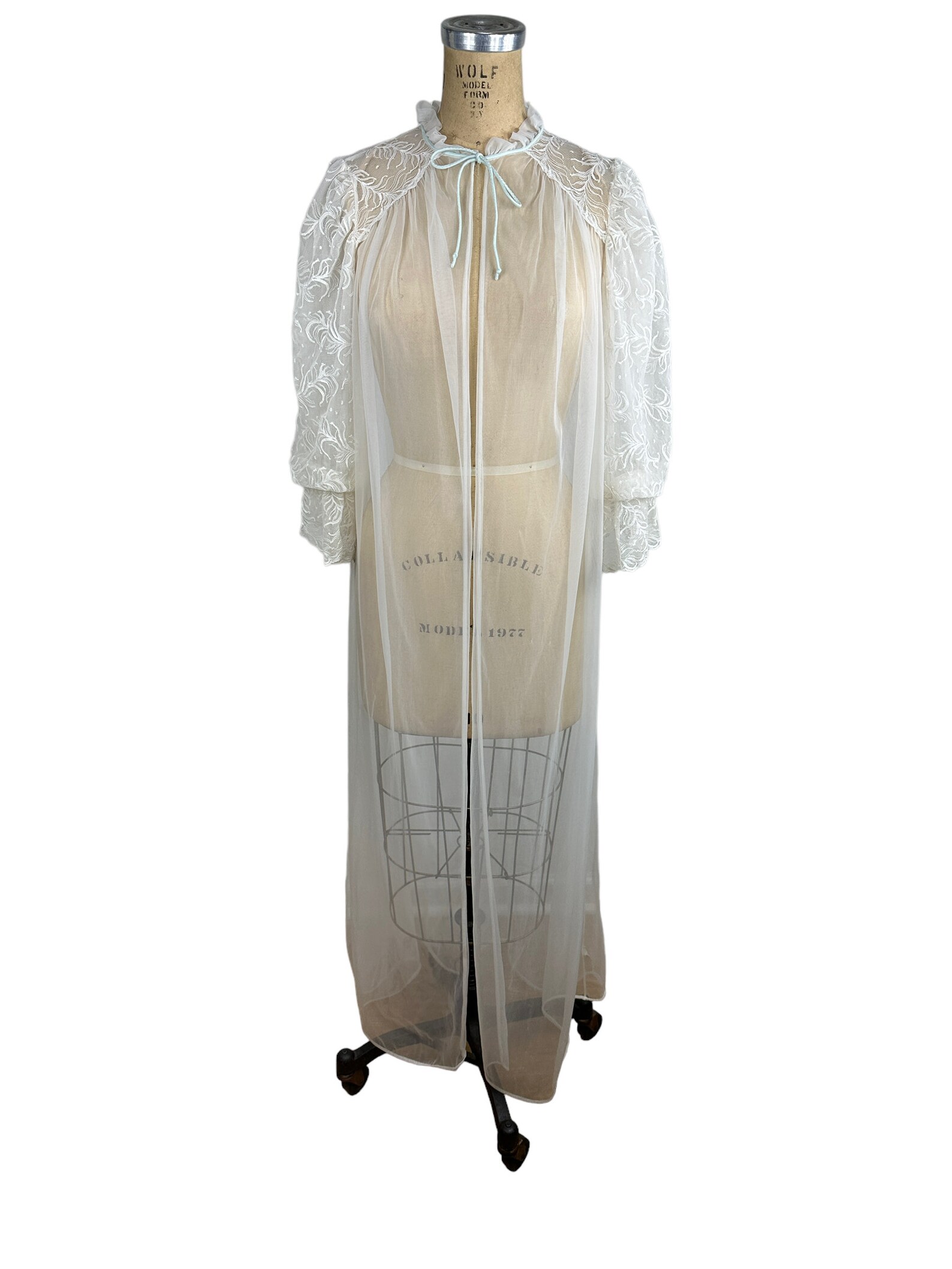 1960s White Sheer Robe With Puffed Lace Sleeves Size M by Val - Etsy