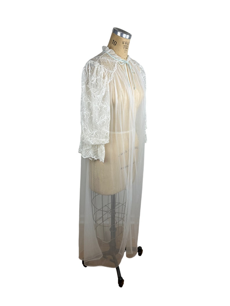 1960s White Sheer Robe With Puffed Lace Sleeves Size M by Val - Etsy