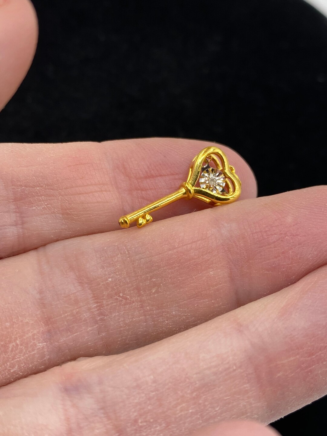 Vintage AU750 18K Gold Filigree Skeleton Key Pendant Charm - Etsy