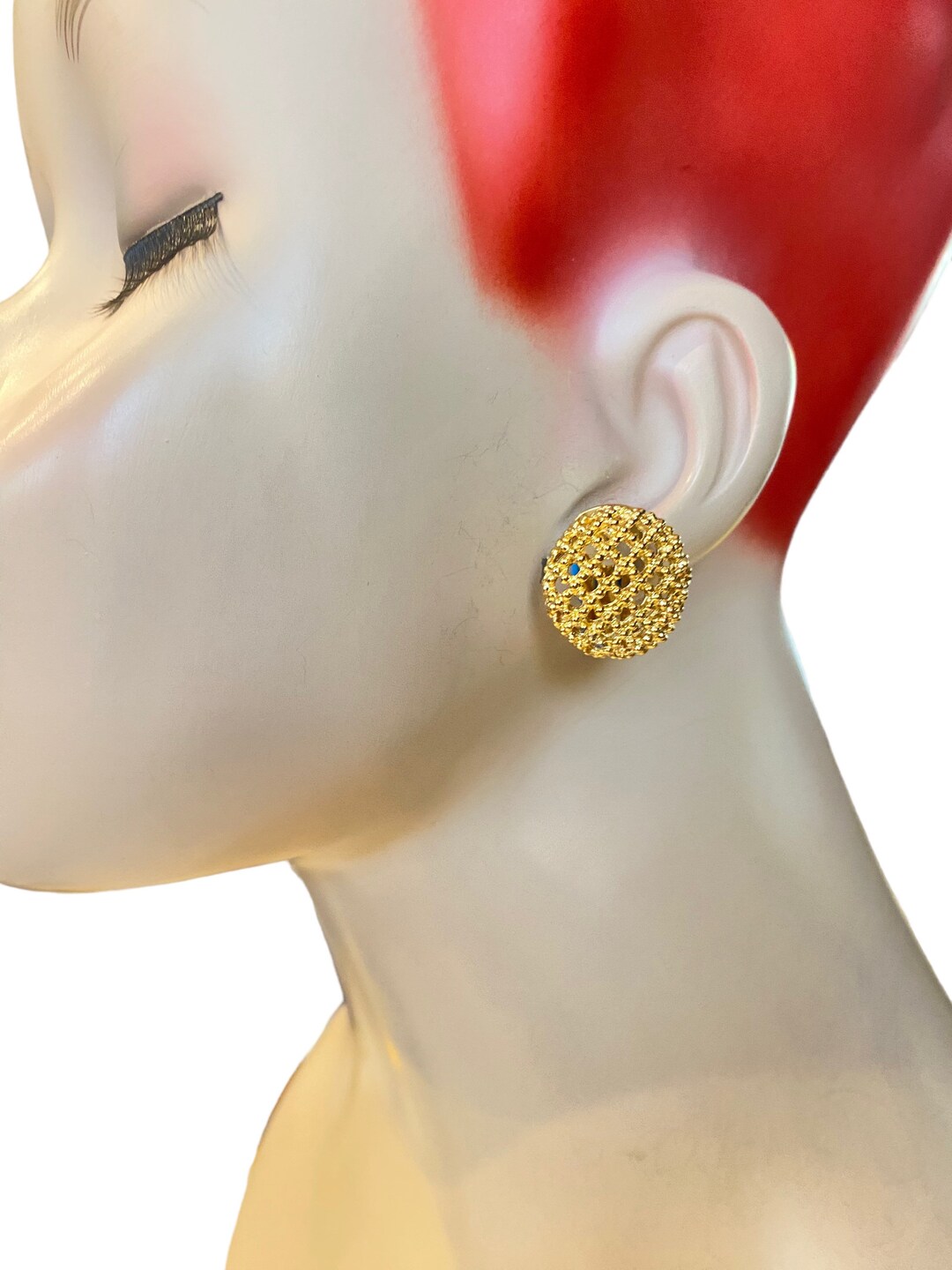 Vintage Gold Elegant 1980s Screen Knobby Weave Button Clip Button ...