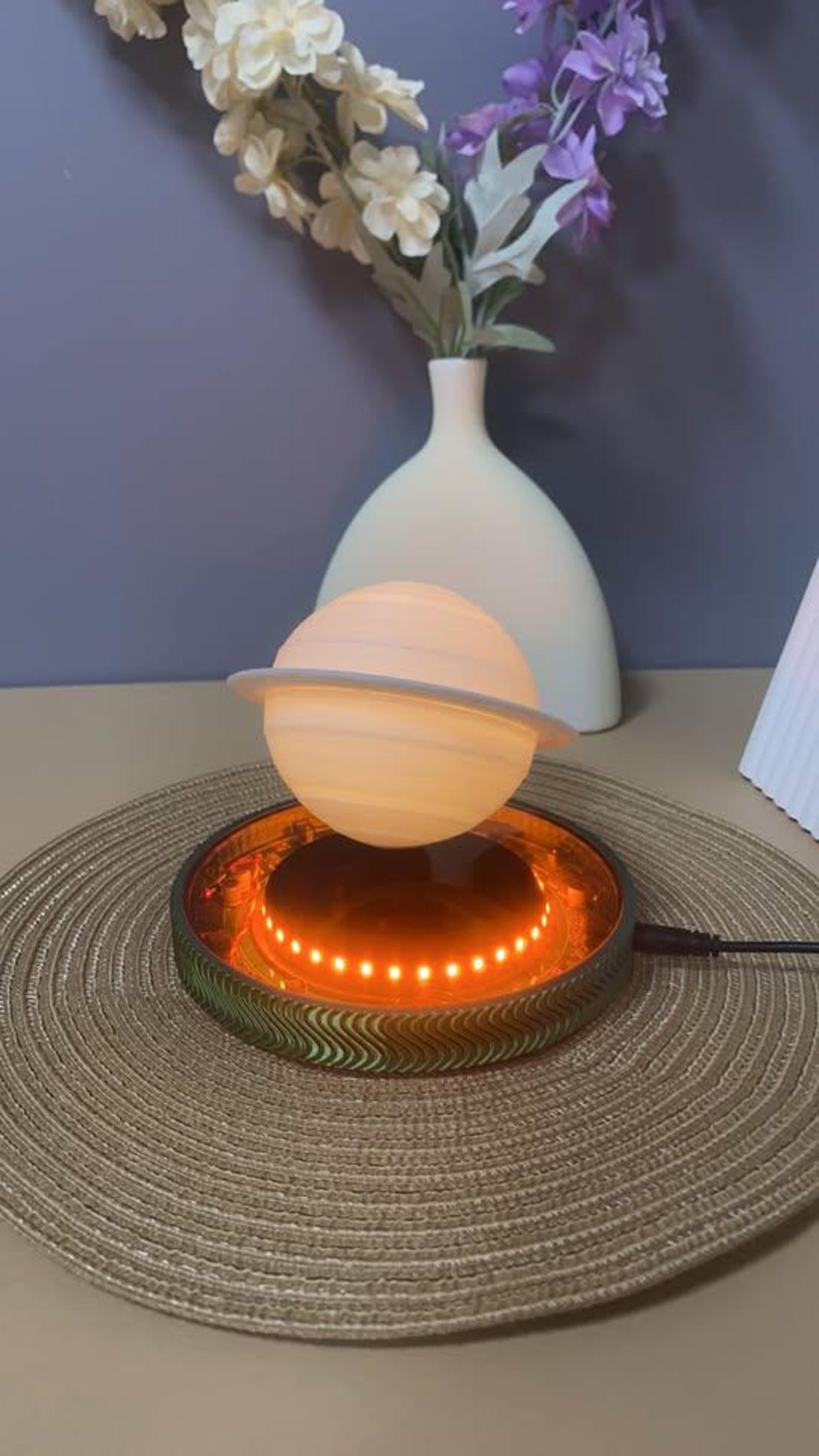 Floating Saturn Lamp – LED Night Light With Magnetic Levitation ...