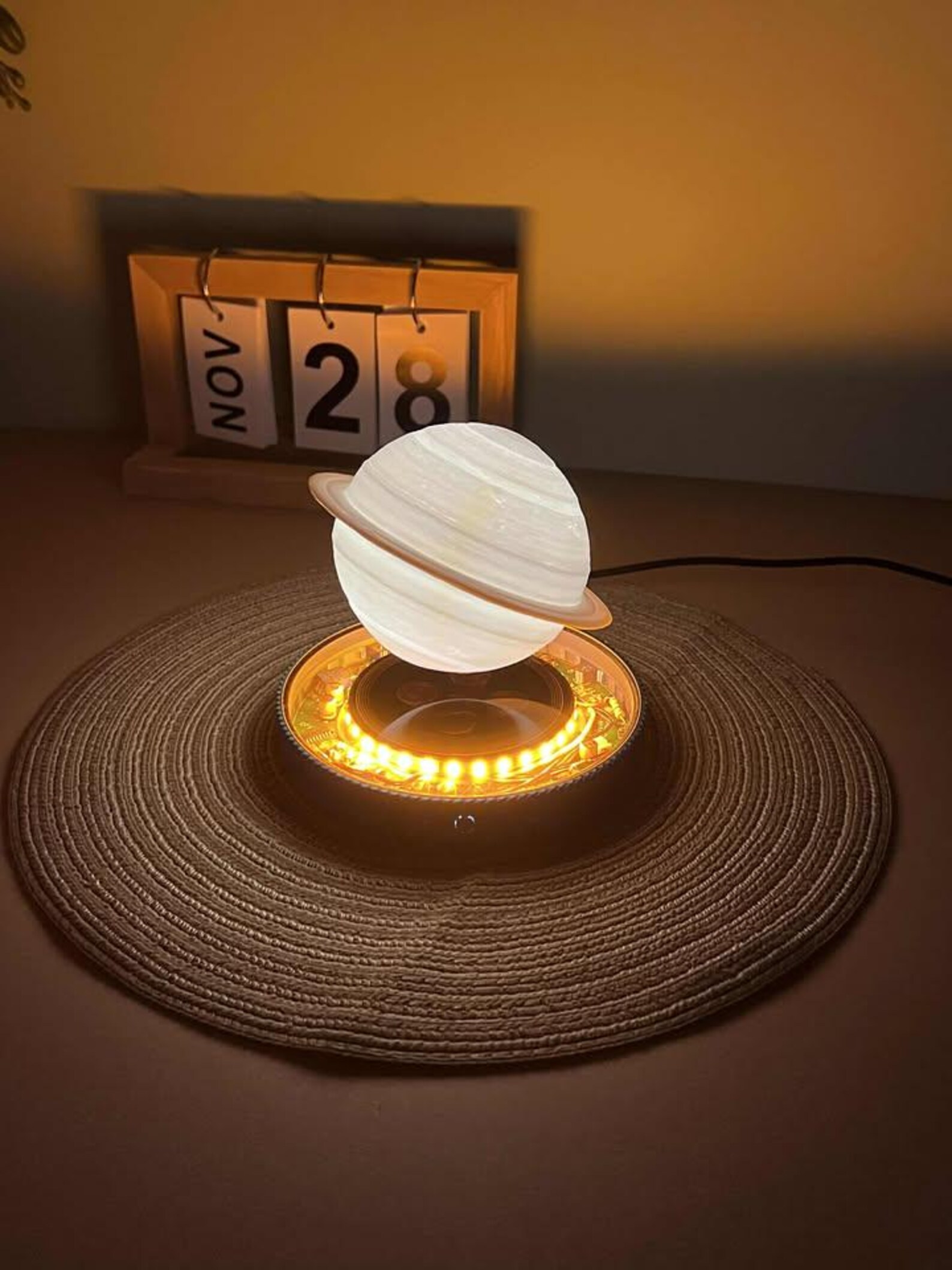 Floating Saturn Lamp – LED Night Light With Magnetic Levitation ...