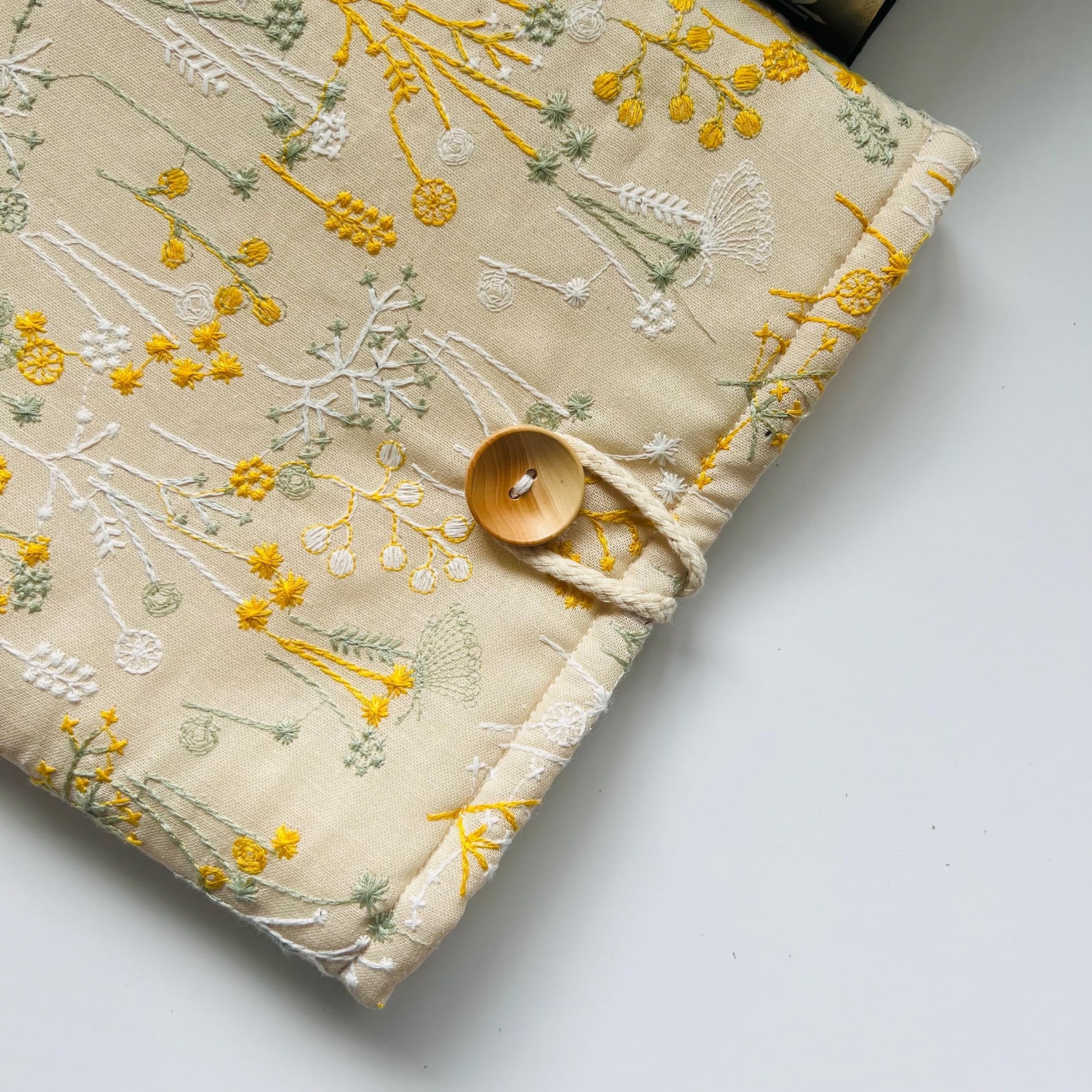 Beautiful Embroidery Print Book Sleeve, Cute Book Sleeve Protect Your ...