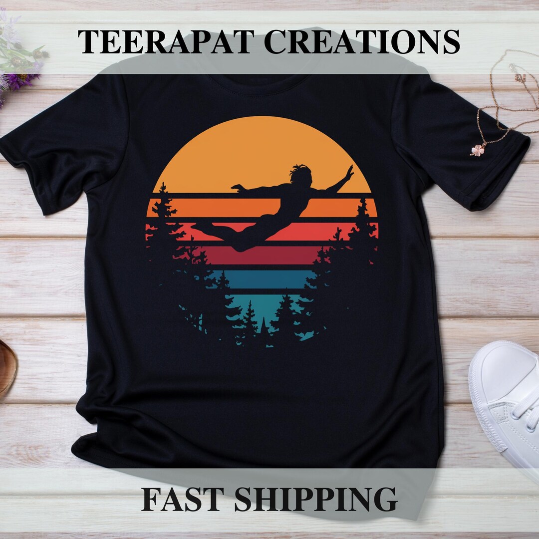 Retro Ultimate Frisbee Player T-shirt | Flying Disc Shirt for Men Women ...
