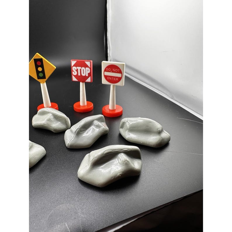 Thomas Train Tank Engine Signs and Rocks Boulders Lot Plastic - Etsy