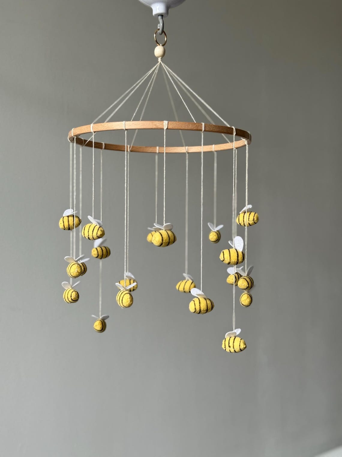 Bee Nursery Mobile: DIY Bumblebee Felt Baby Mobile - Etsy