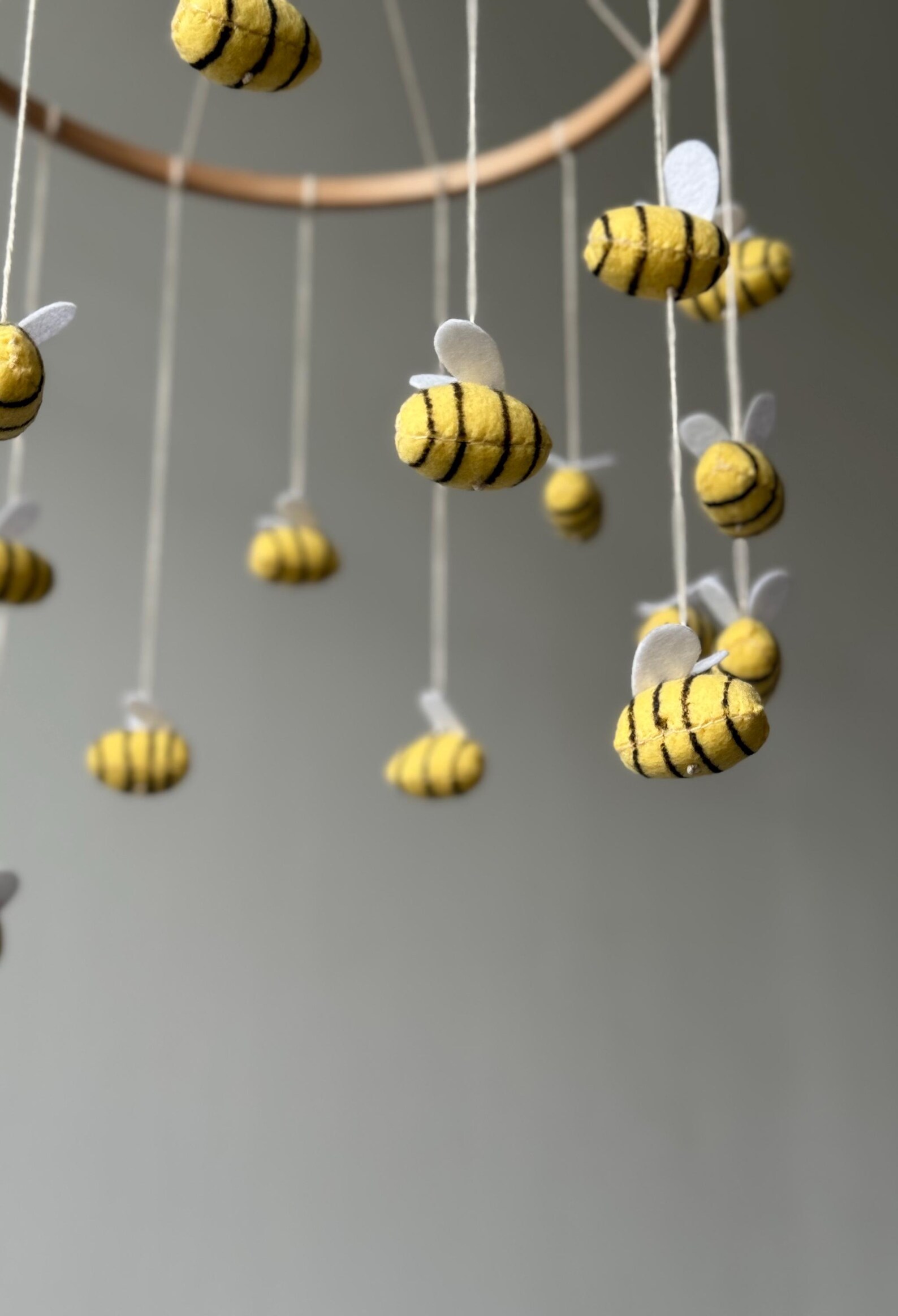 Bee Nursery Mobile: DIY Bumblebee Felt Baby Mobile - Etsy