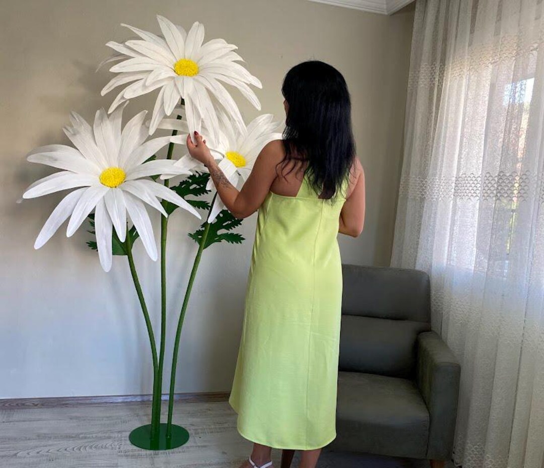 Giant Crepe Paper Daisies, Free-standing Flowers, Large Home Decor, Big ...