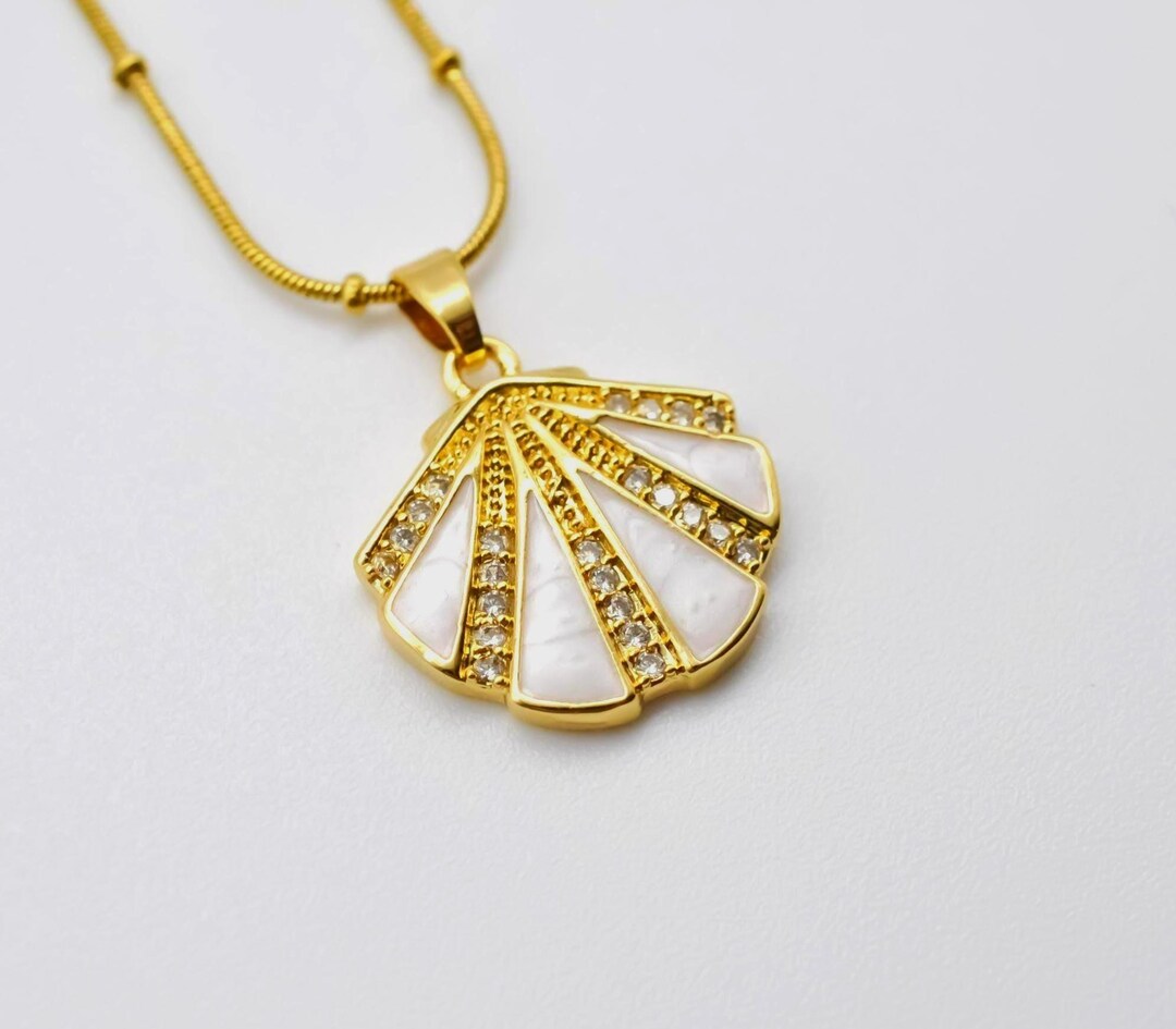 Mother of Pearl Seashell Necklace - Seashell Pendant - Gift for Lover ...