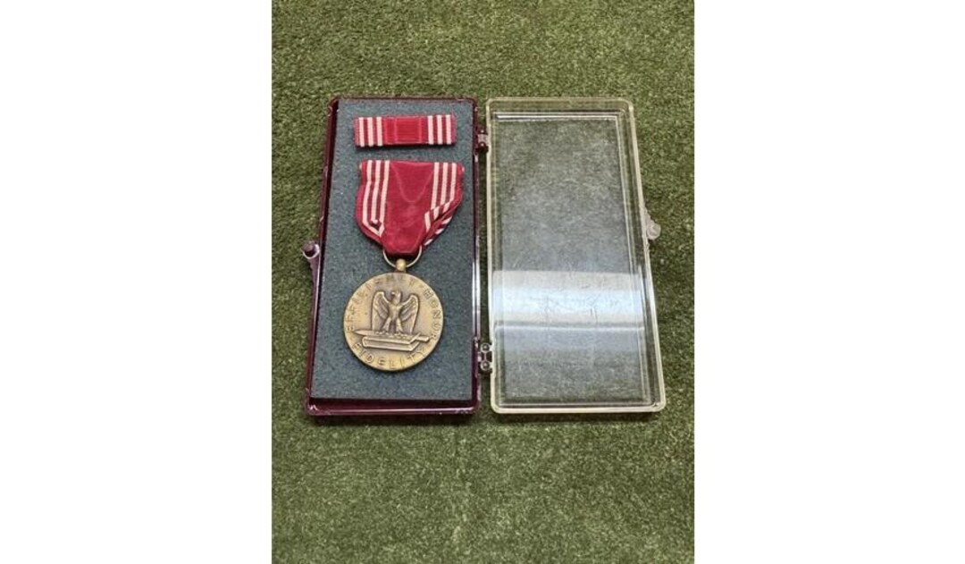WW2 Good Conduct Medal Army Efficiency Honor Fidelity Bar in Box World ...