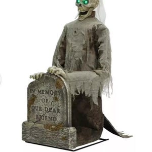 Spirit Halloween 3 Ft Gravestone Ghoul Animatronic Zombie Animated ...