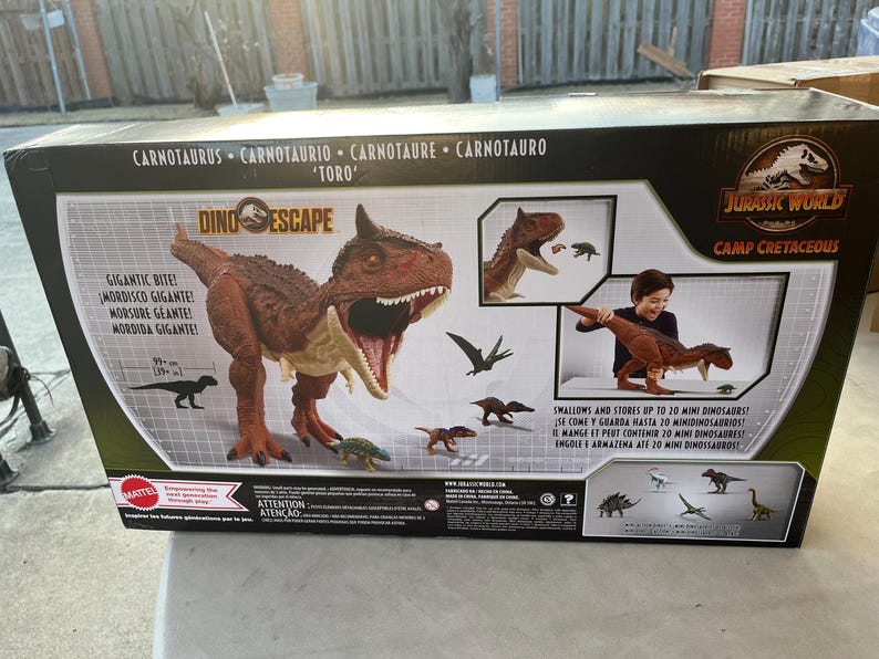 Jurassic World Colossal Carnotaurus Toro Dinosaur Figure Camp ...