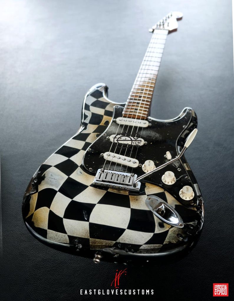 1994 Fender 40th Anniversary the Distorted Checkered American ...