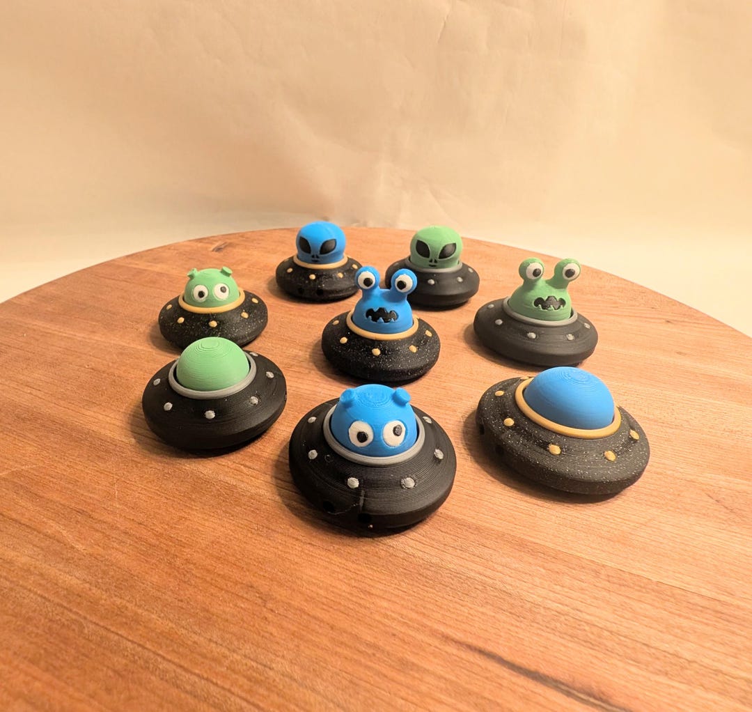 UFO Fidget Clicker- Green Alien- Blue Alien- Keychain - Etsy