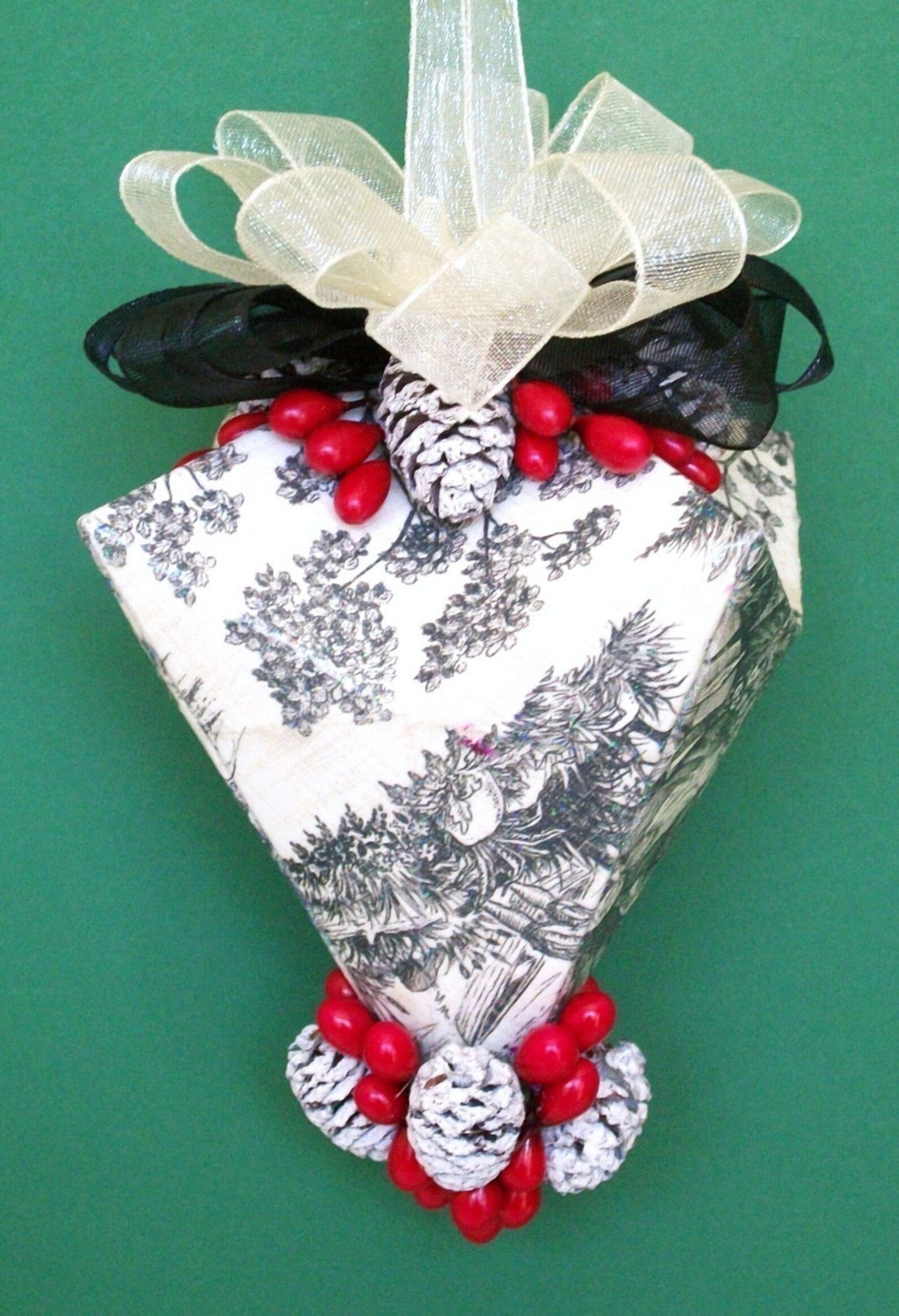 Christmas Ornament German Bell PDF Pattern Scrapbooking Papers Origami ...