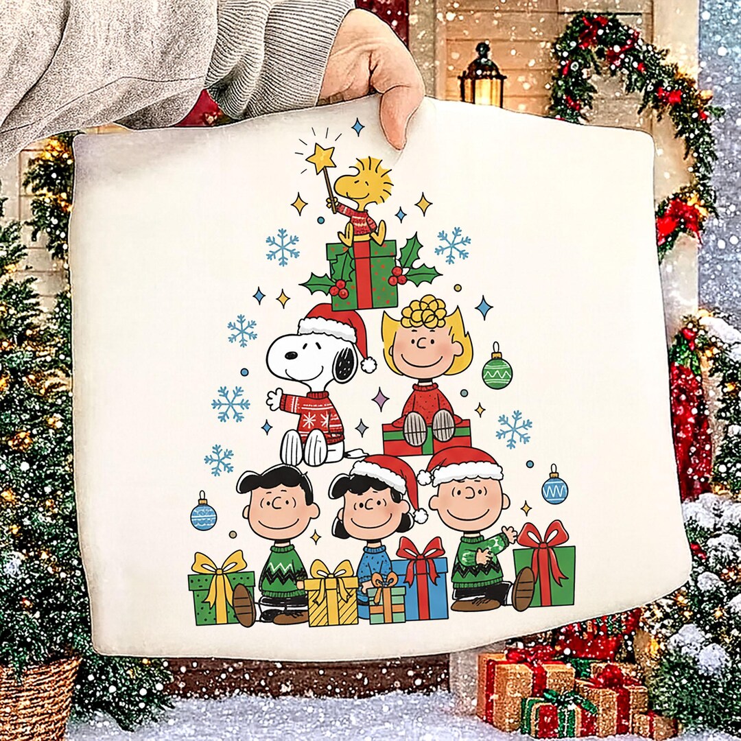 Snoop Christmas Tree PNG: Festive Cartoon Dog, Charlie Snoop and Friend ...