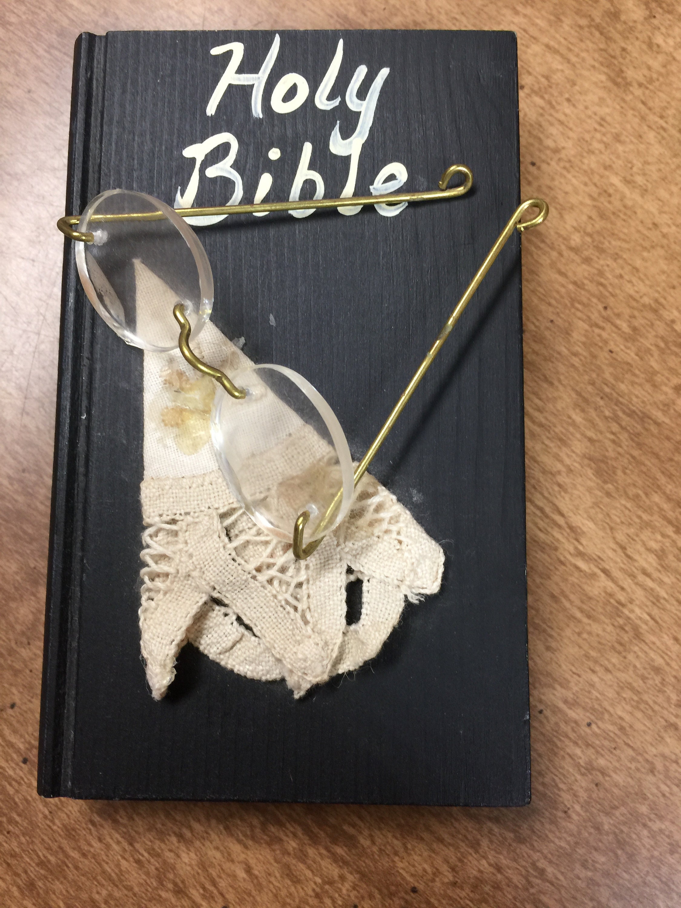 Small Hand Crafted Wood Bible W/handkerchief & Old Timey Glasses ...