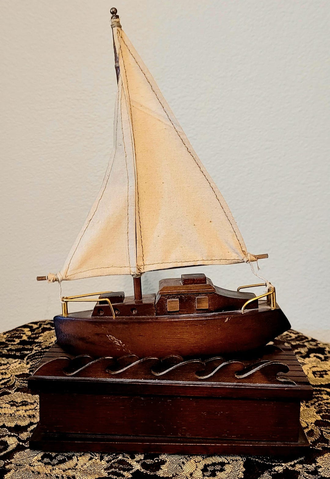 1986 Sailboat Music Box – Nautical Music Box Figurine With Moving ...