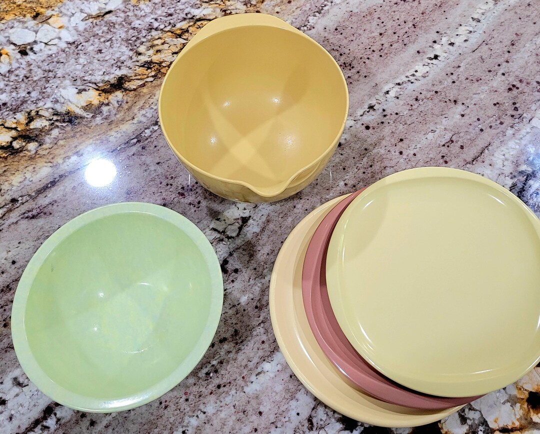 Vintage Melmac Mixing Bowls & Boontonware/rubbermaid Plates – Set of 5 ...