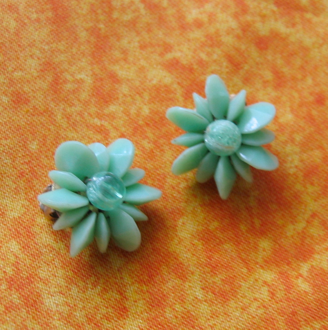 Vintage 1960's, Plastic Flower Clip on Earrings. Green. Made in Hong ...