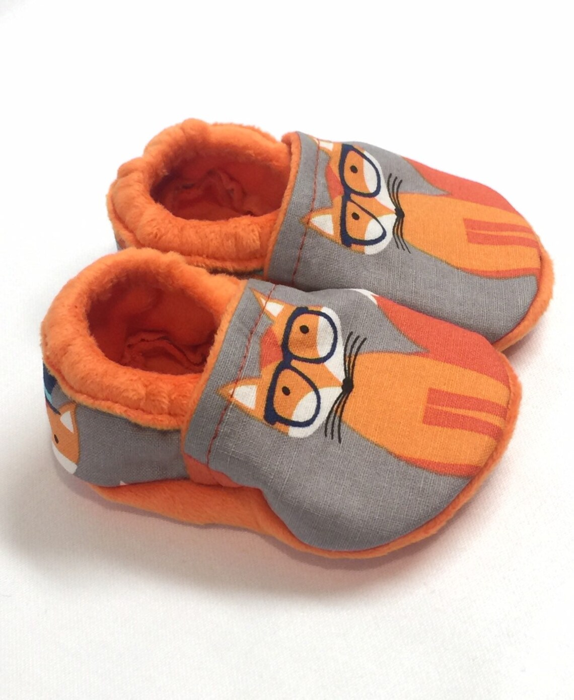 Fox Baby Bib and Bootie Set/ Foxes on Gray // Fox Baby Bibs // | Etsy