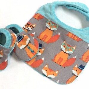 Fox Baby Bib and Bootie Set/ Foxes on Gray // Fox Baby Bibs // | Etsy