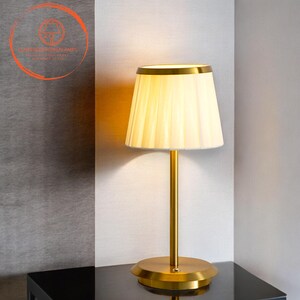Golden Table Lamp, Modern Living Room Desk Lamp, Nightstand Bar Light ...