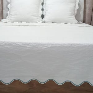 Scalloped Embroidery Cotton Quilted Coverlet & Pillow Sham: 400 Thread ...