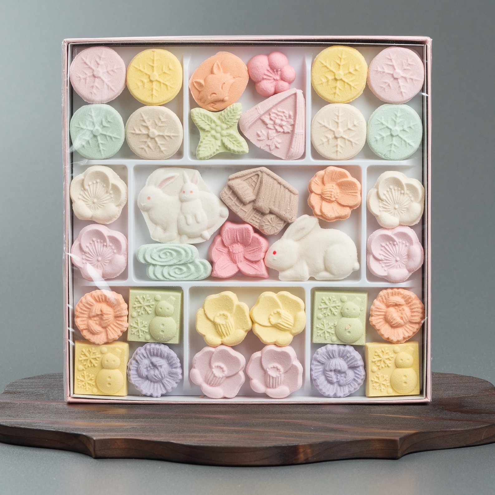 Baikodo Kagawa Higashi Wasanbon Dry Confectionery: "sato No Yuki ...