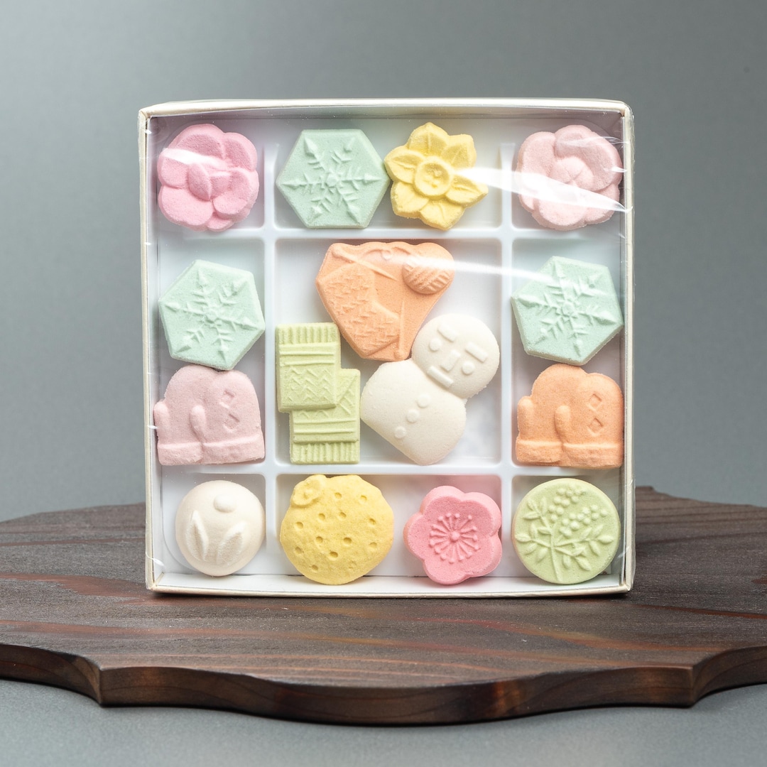 Baikodo Kagawa Higashi Wasanbon Dry Confectionery: "yuki No Niwa (snow ...